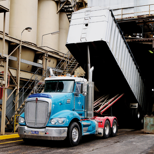 Finn’s Bulk Haulage: Keeping it in the family - Trailer Magazine