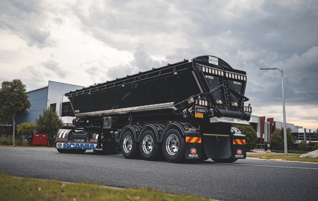 MS Haulage deploys live bottom trailer - Trailer Magazine
